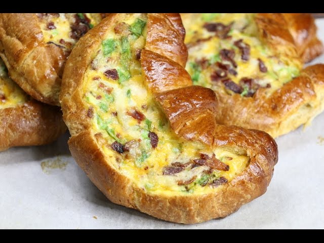 Omelet Breakfast Croissant Boats Recipe (with Video) | TipBuzz