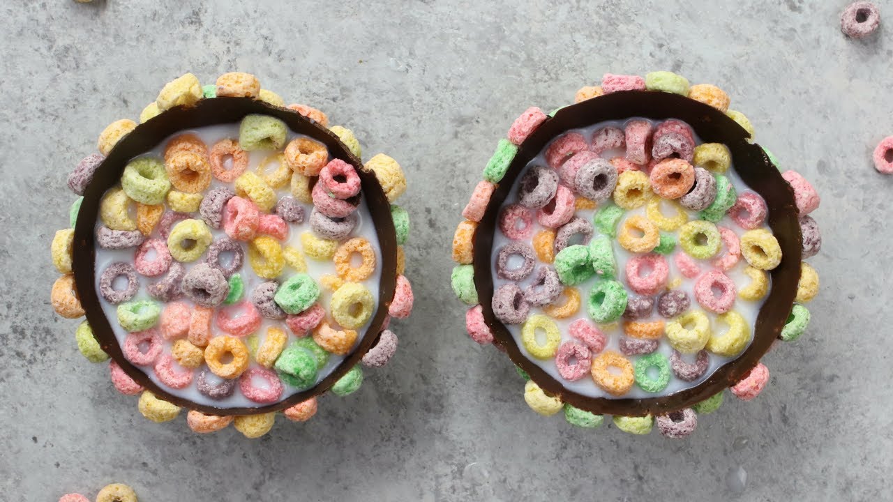 Fruit Loop Chocolate Bowls Recipe (with Video) | TipBuzz