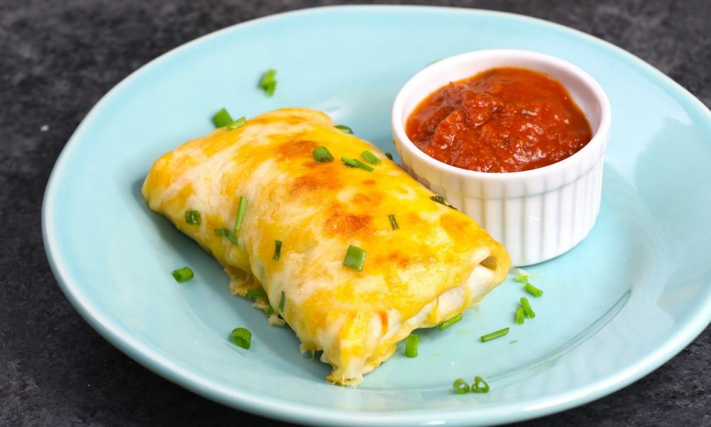 Cheesy Burrito Casserole Recipe (with Video) | TipBuzz