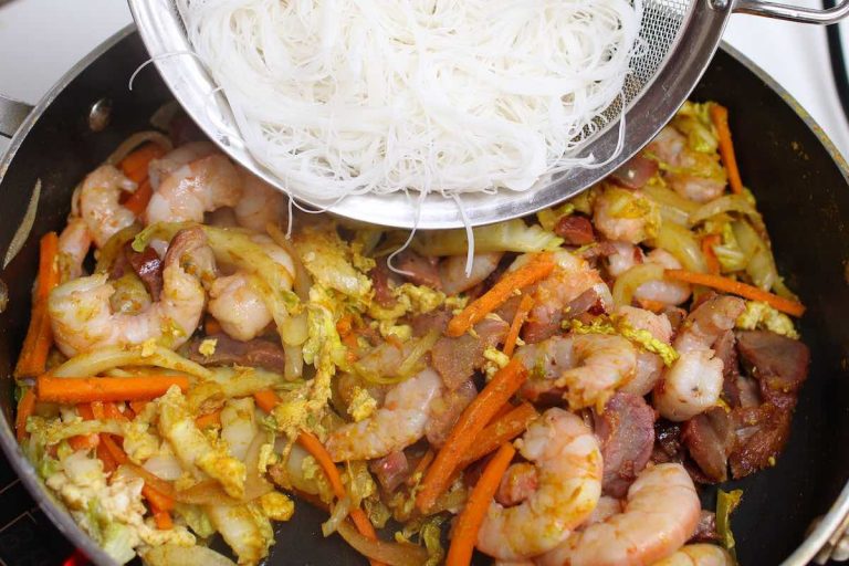 Singapore Chow Mei Fun - TipBuzz