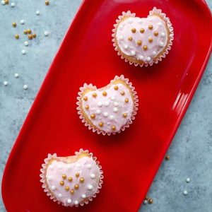 Easy Heart Shaped Cupcakes - TipBuzz