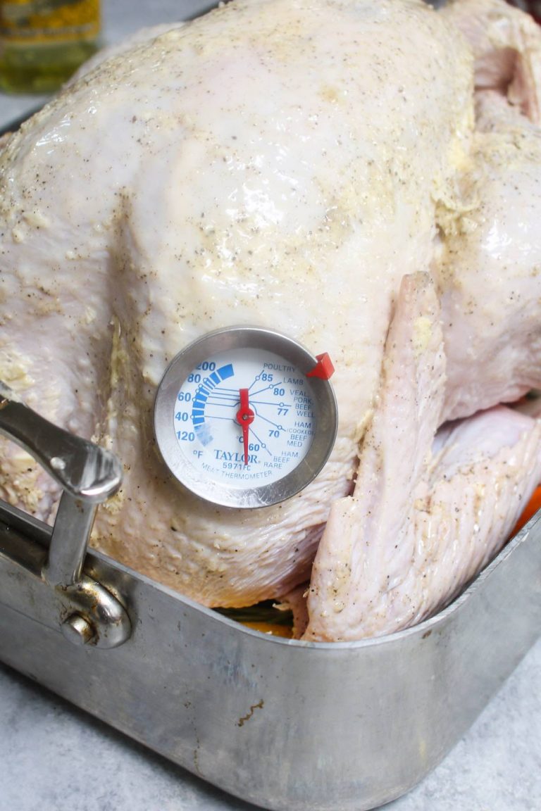 How Long to Cook A Turkey {Cooking Temperature and Sizes} - TipBuzz