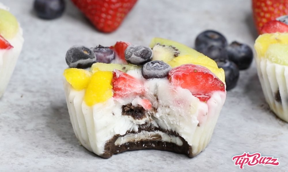 Oreo Frozen Yogurt Bites {No Churn} - TipBuzz