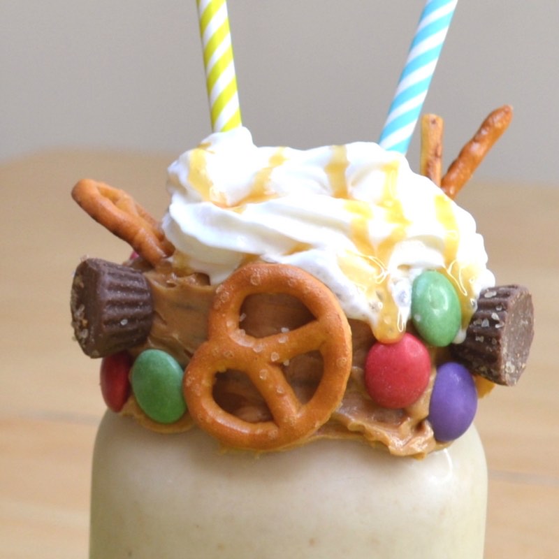 Cake Batter Milkshakes Recipe (with Video) | TipBuzz