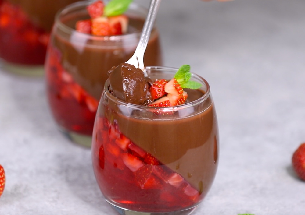 Strawberry Chocolate Mousse Recipe (with Video) | TipBuzz