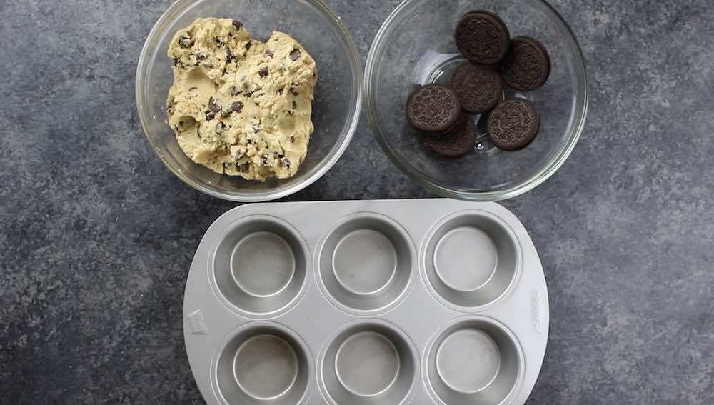 Easy Oreo Stuffed Chocolate Chip Cookies Recipe (with Video) | TipBuzz